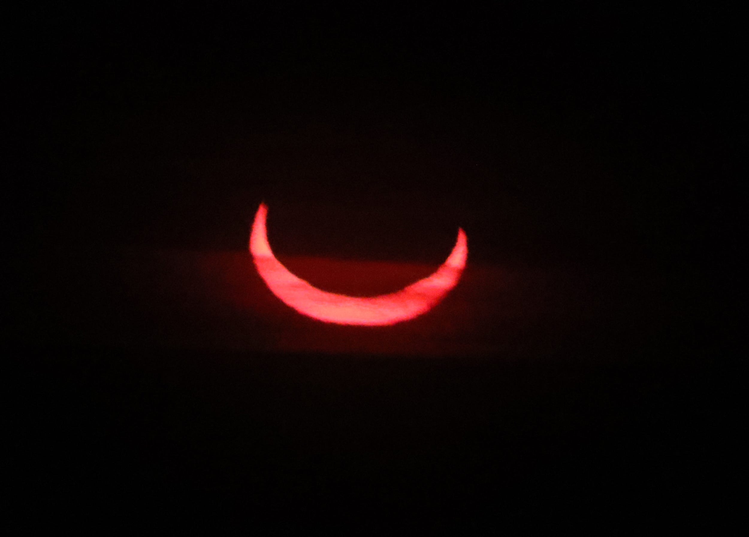 Partial solar eclipse: When and where 'devil horns' or horizontal ...