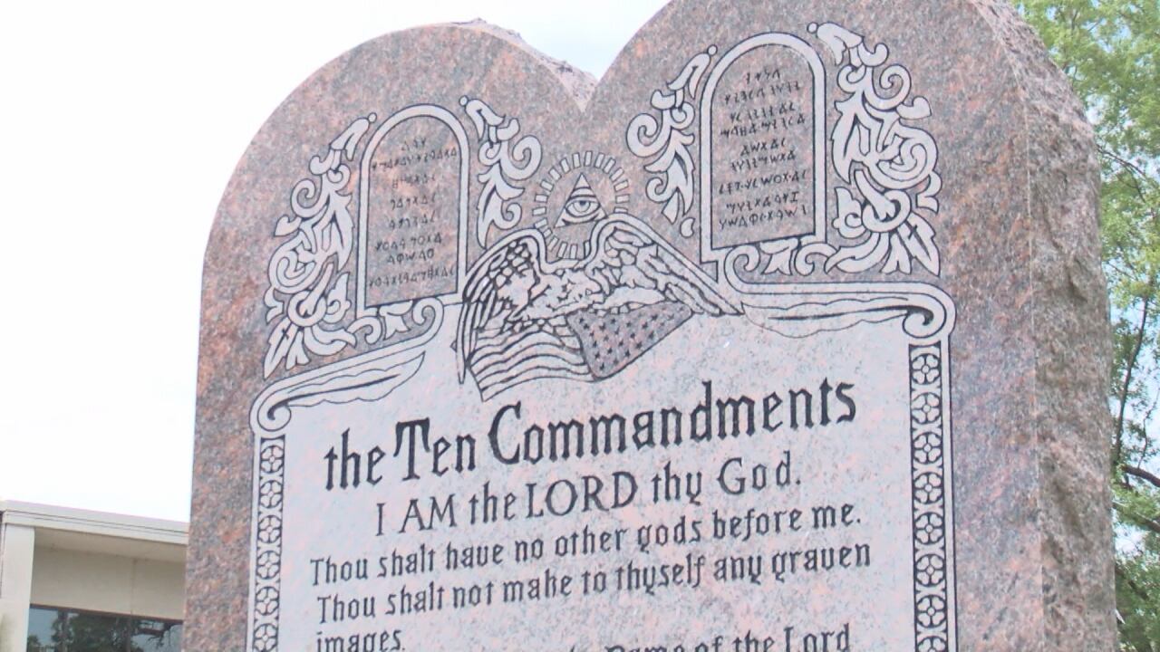 Texas Senate passes bill to put Ten Commandments in public school ...