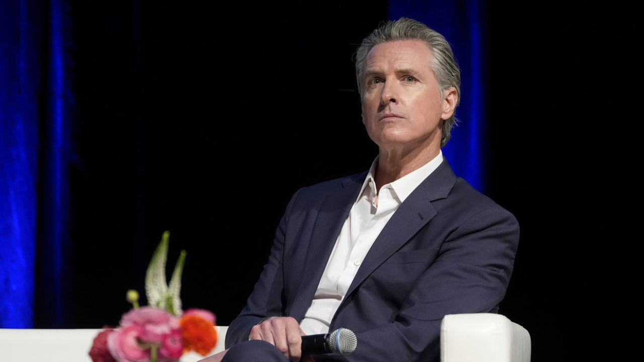Gavin Newsom shocks with praise for Steve Bannon, says his policies ...