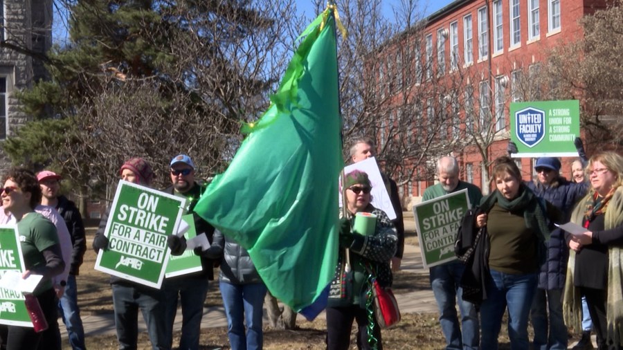 ‘Left us no choice’: Illinois State University faculty union could ...