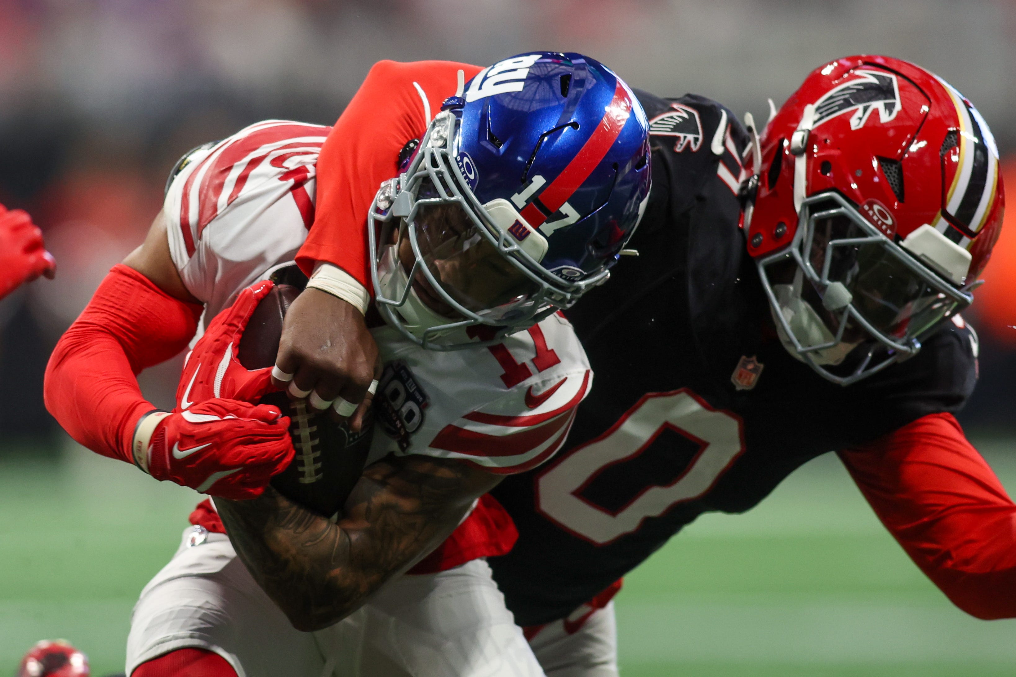 Falcons lose starting linebacker to Titans in free agency