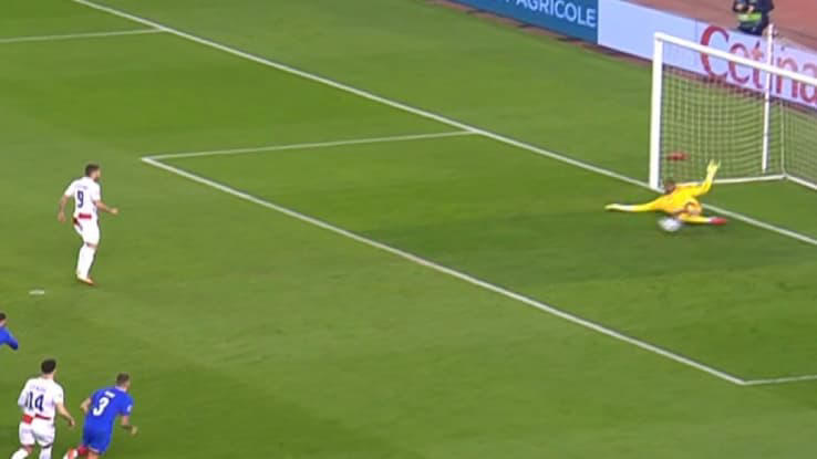 Croatie-France: le penalty stoppé par Maignan après les boulettes de ...