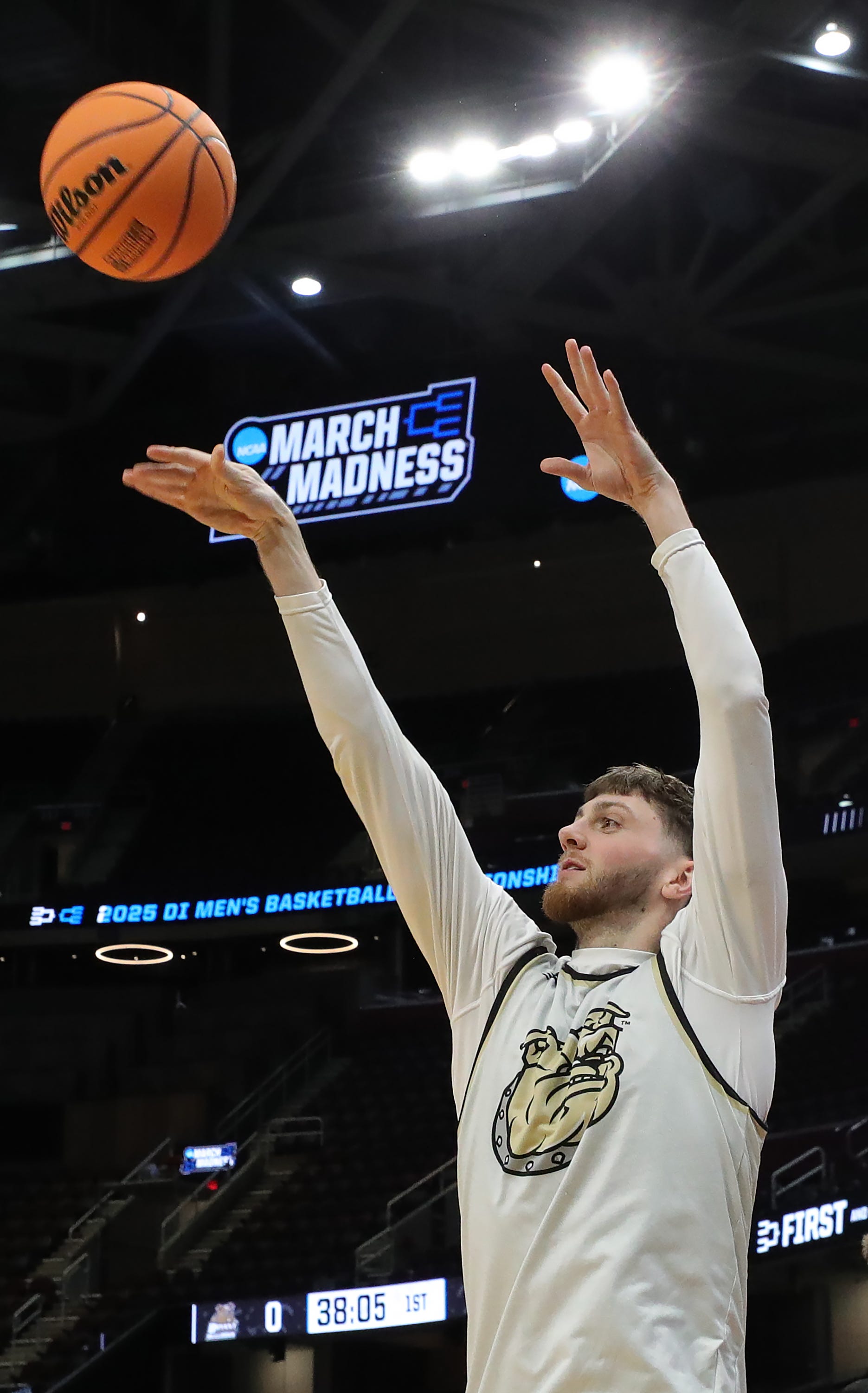 'He’s always had my back': How Bryant's veteran forward earned back his ...