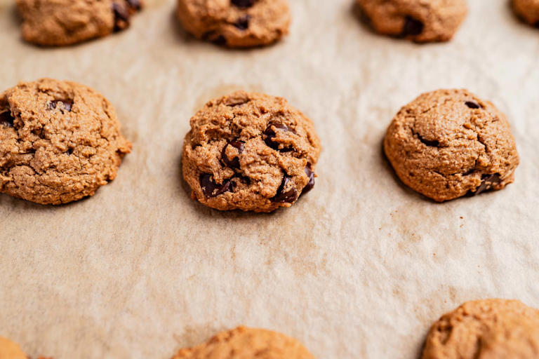 One Bowl Oat Flour Chocolate Chip Cookies