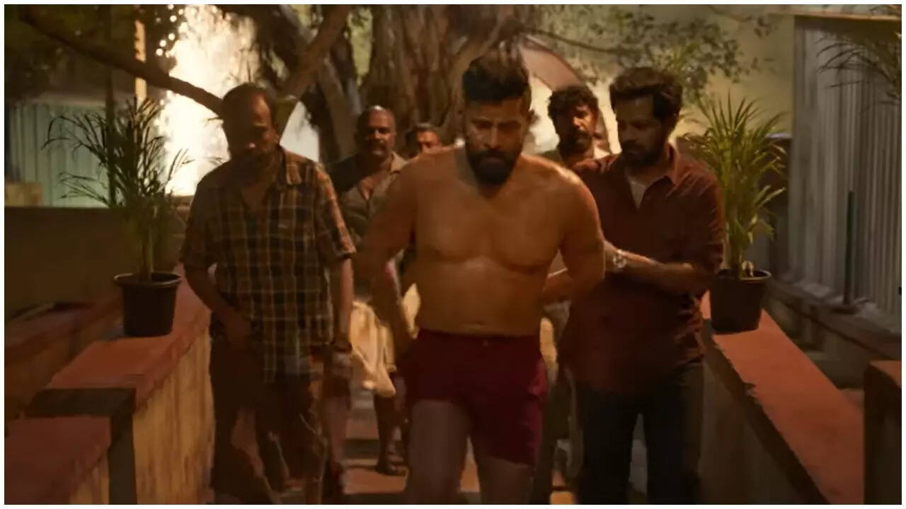 ‘Veera Dheera Sooran’ trailer OUT: Chiyaan Vikram delivers raw ...