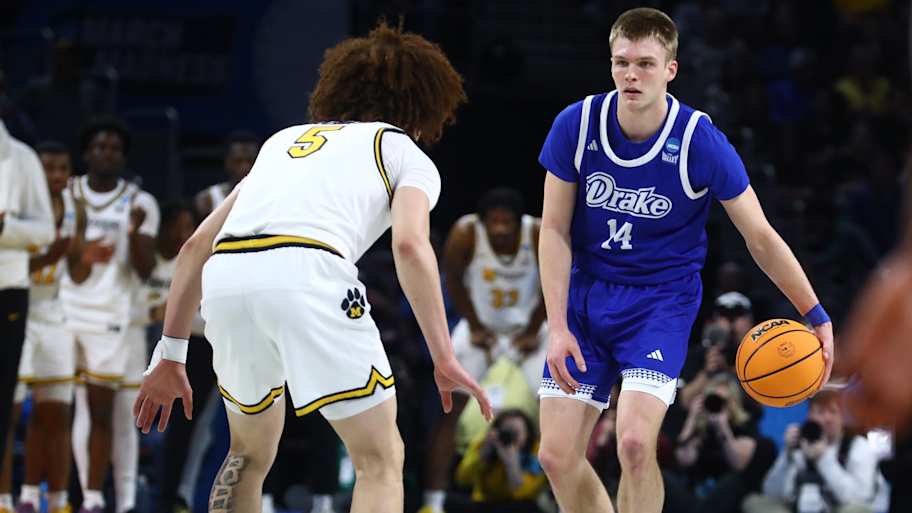 Drake’s Bennett Stirtz Made an Absurd Running Three-Pointer Off One Leg ...