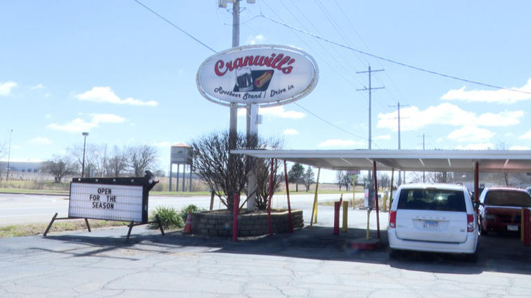 Cranwill’s Drive-In reopens for spring in Pekin