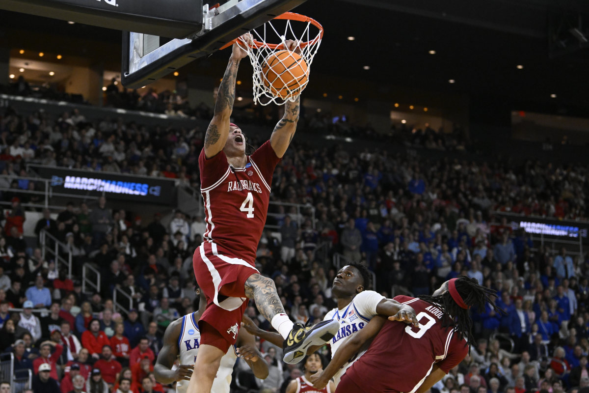 Arkansas Razorbacks Survive Kansas and Advance to Round Two of the NCAA ...