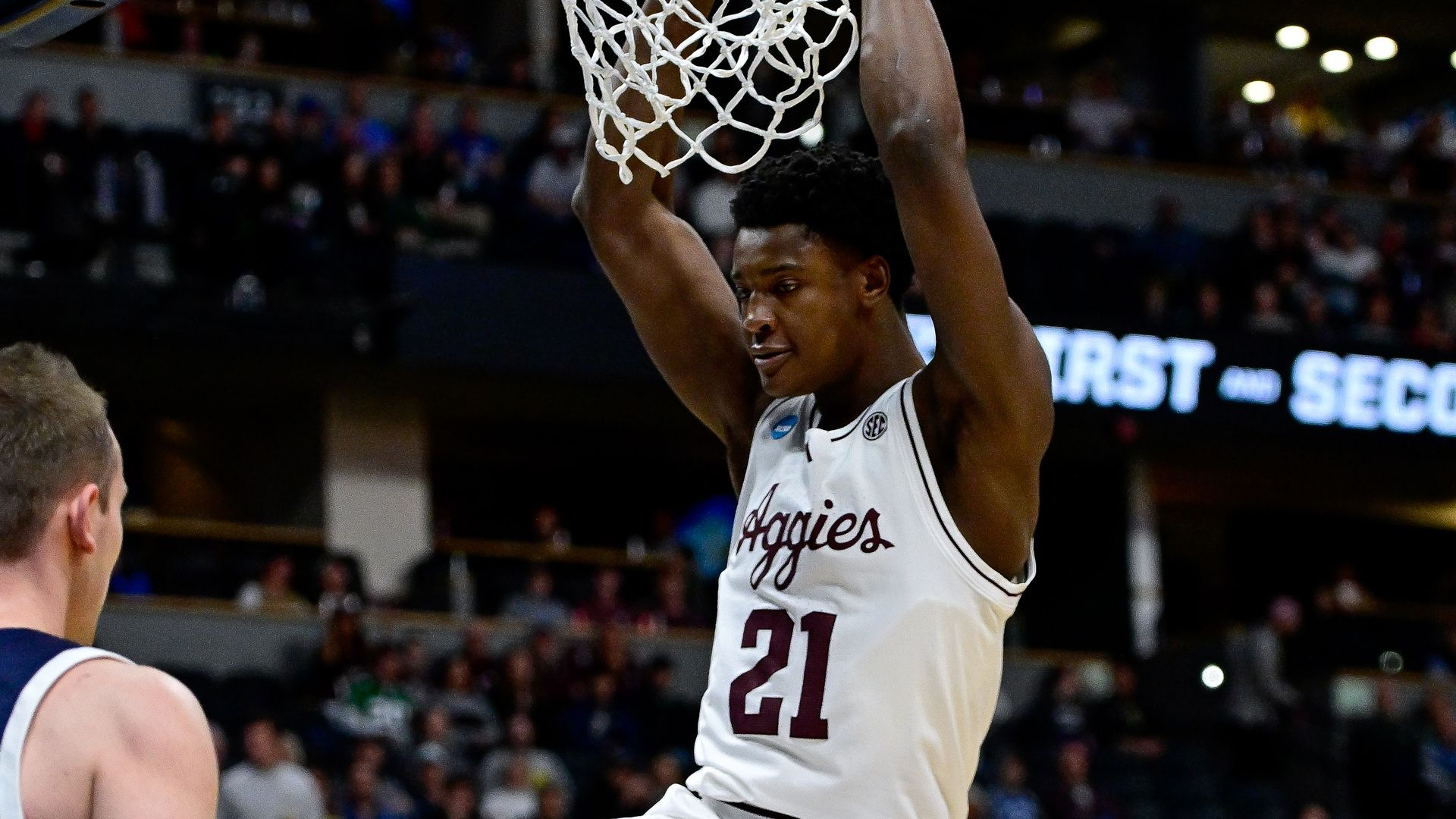 A real Payne: Aggies dominate inside in 80-71 win over Yale