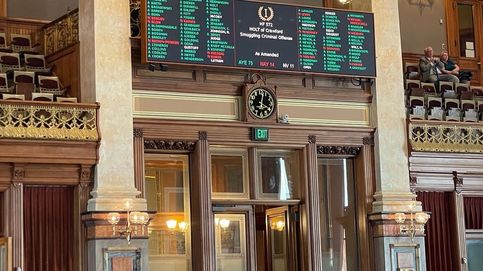 Iowa House advances immigration bill that makes smuggling a state crime