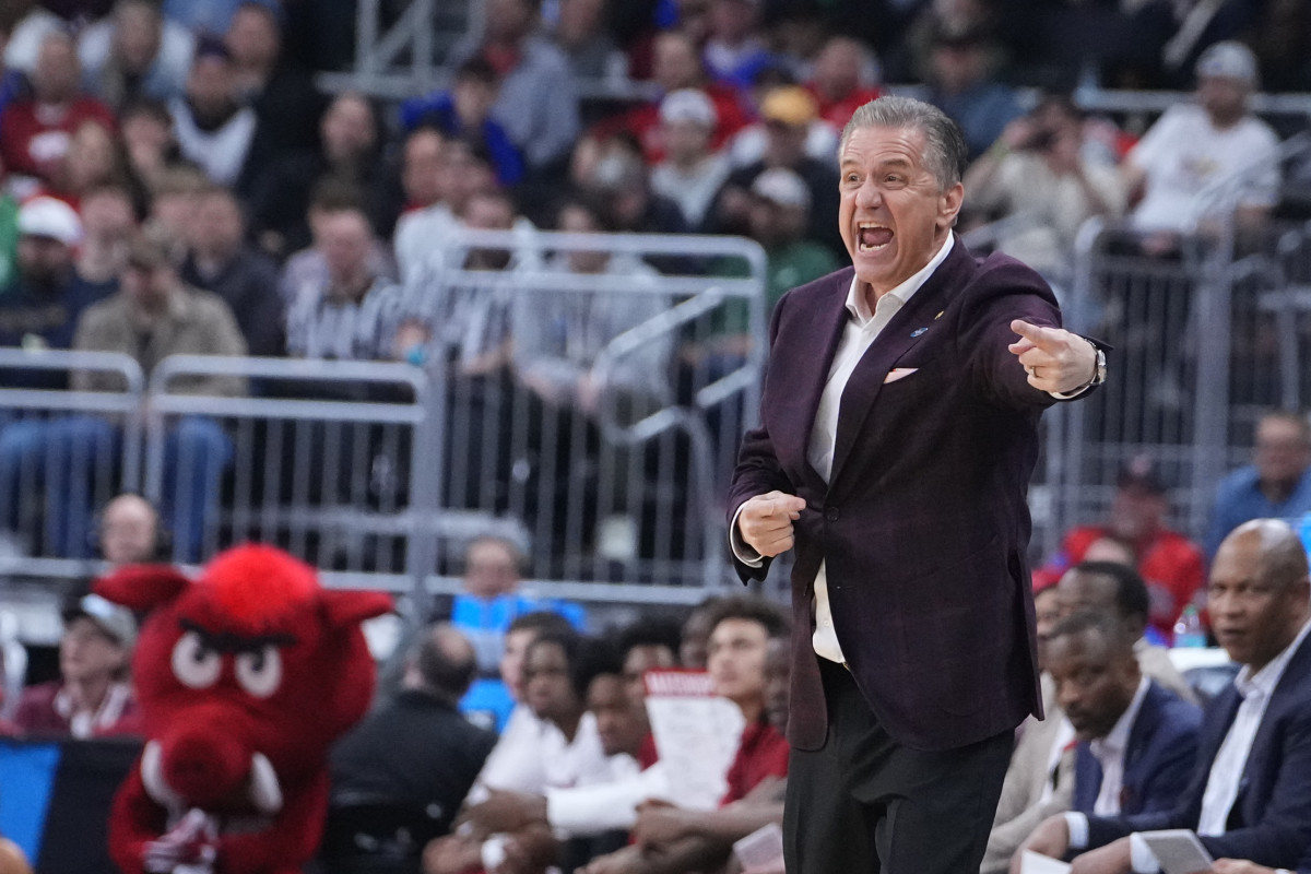 John Calipari's Daughter Goes Viral During Arkansas-Kansas March ...