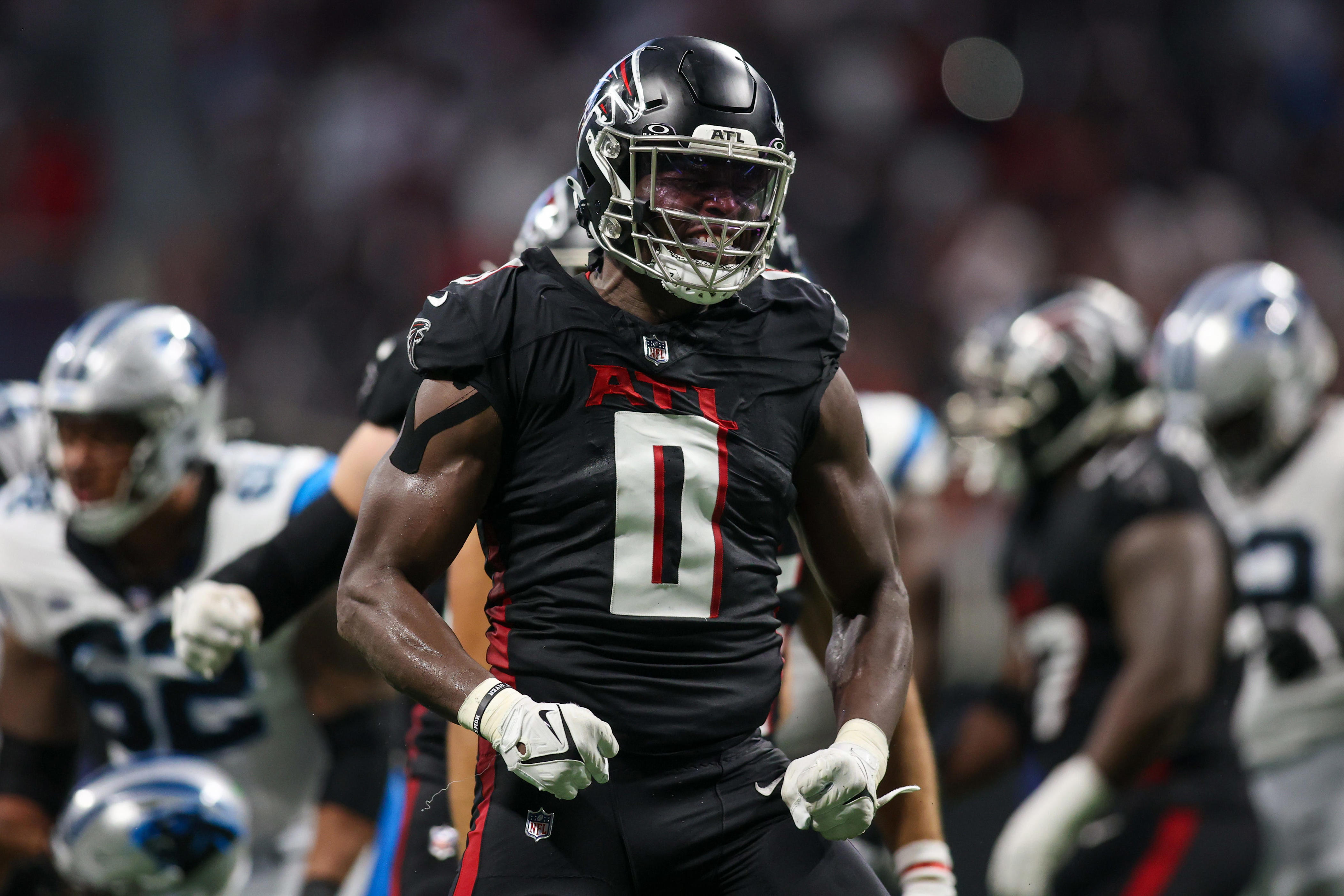 Tennessee Titans sign veteran edge rusher