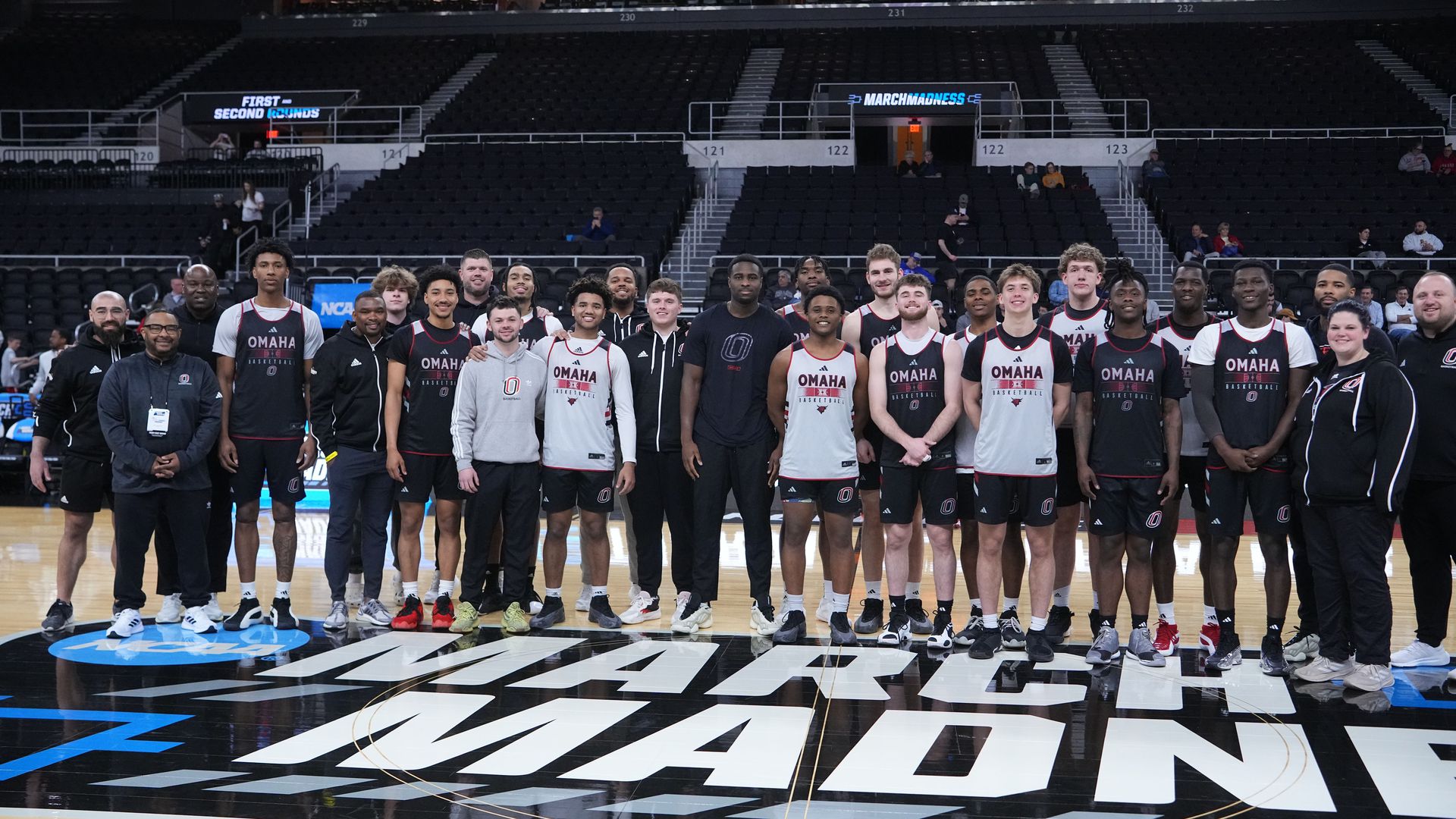 Omaha continues charting its own path, faces St. John’s in R64