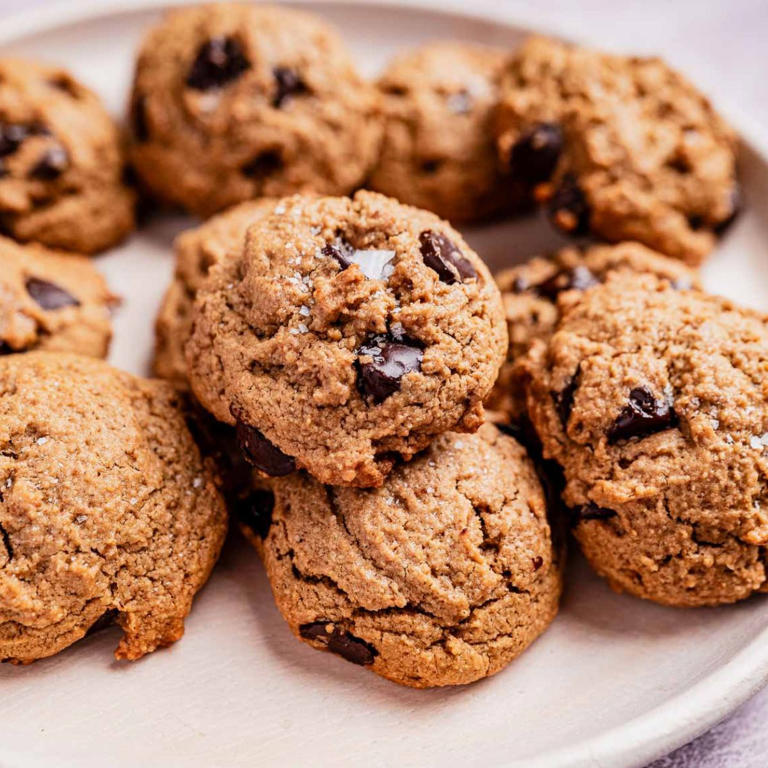 One Bowl Oat Flour Chocolate Chip Cookies