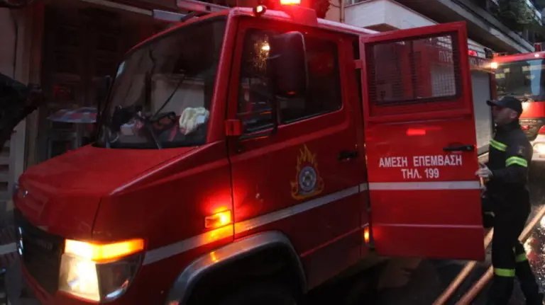 Έκρηξη σε συνεργείο στον Νέο Κόσμο, καταστράφηκαν αυτοκίνητα