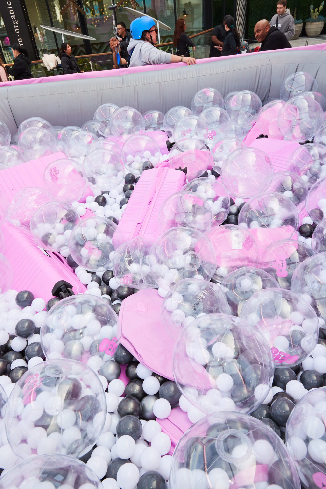 L.A.'s Best Events, From BÉIS Human Claw Machine to Make March Matter