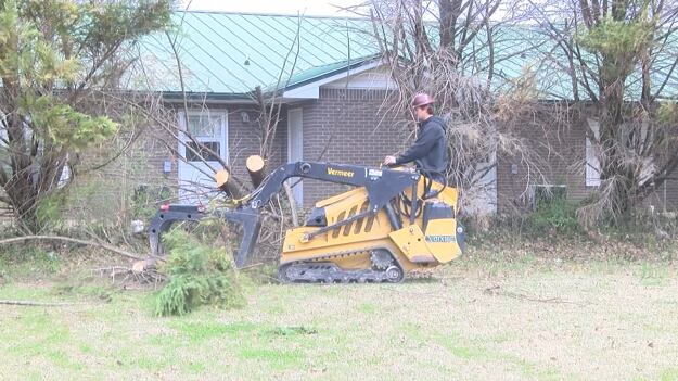 Roofing and tree service companies work hand in hand to tackle storm ...