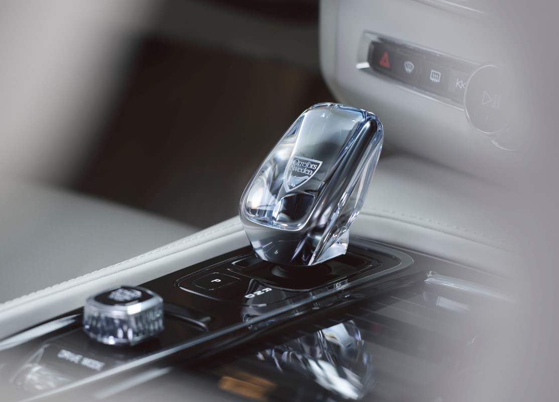 Carmakers are Reinventing the Gear Shifter, Drivers Aren’t Onboard