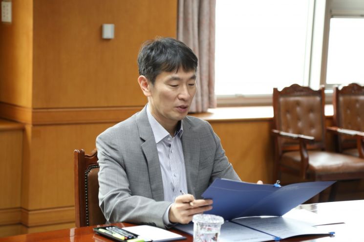 이복현 "다음달 美상호관세 발표되면 변동성 더 커질듯"