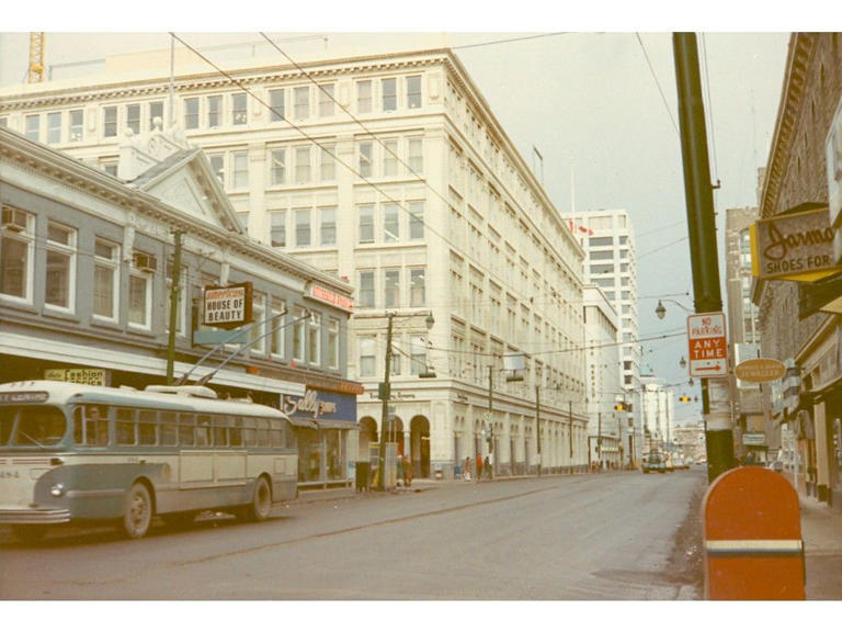 'Iconic': Downtown Calgary Hudson's Bay building served as a template ...