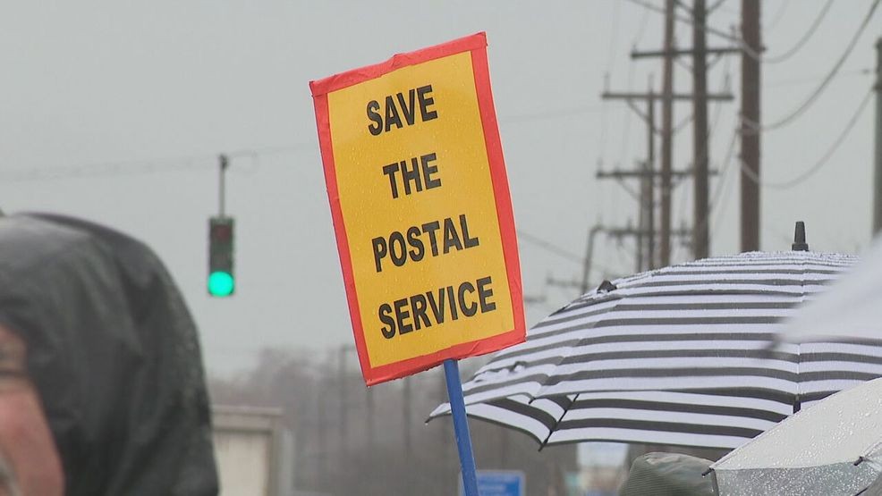 Postal workers protest against USPS privatization plan