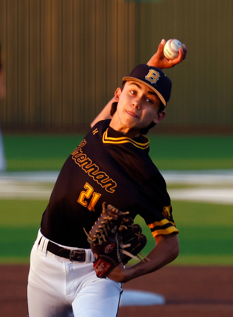 Brennan downs O'Connor as Brandon Villarreal shines with help from defense