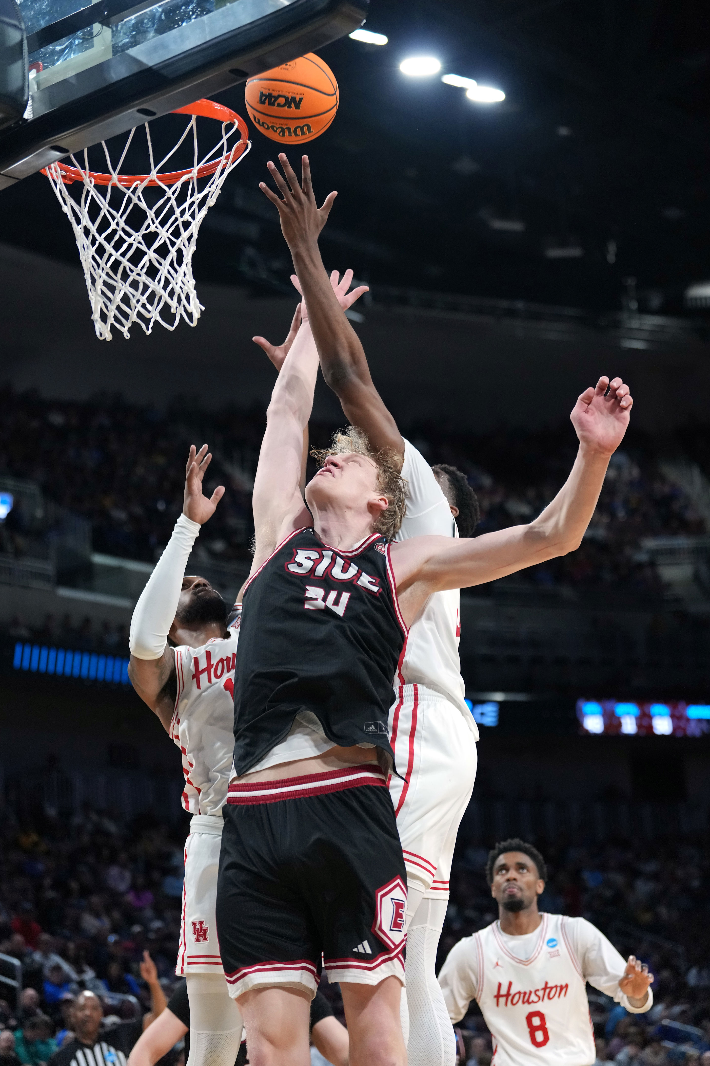 Thursday’s best photos from March Madness