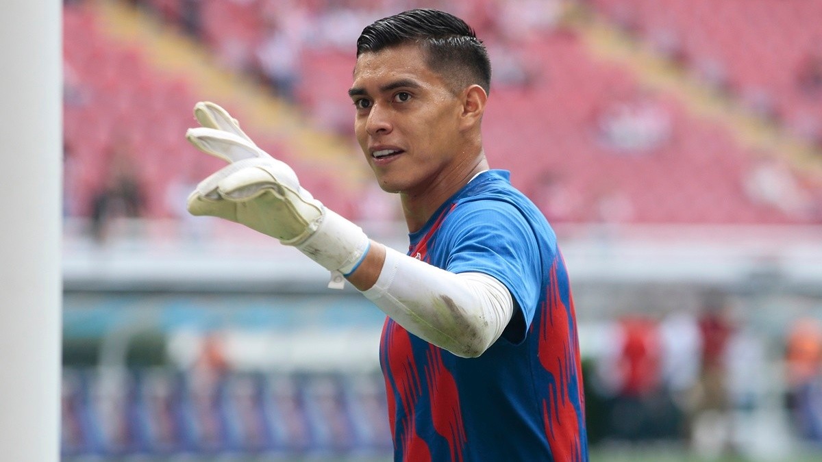 Mexican National Team: Raúl Rangel Keeps Pushing in the Battle for ...