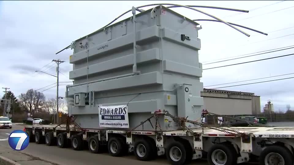 400,000-pound ‘superload’ moves through Miami Valley