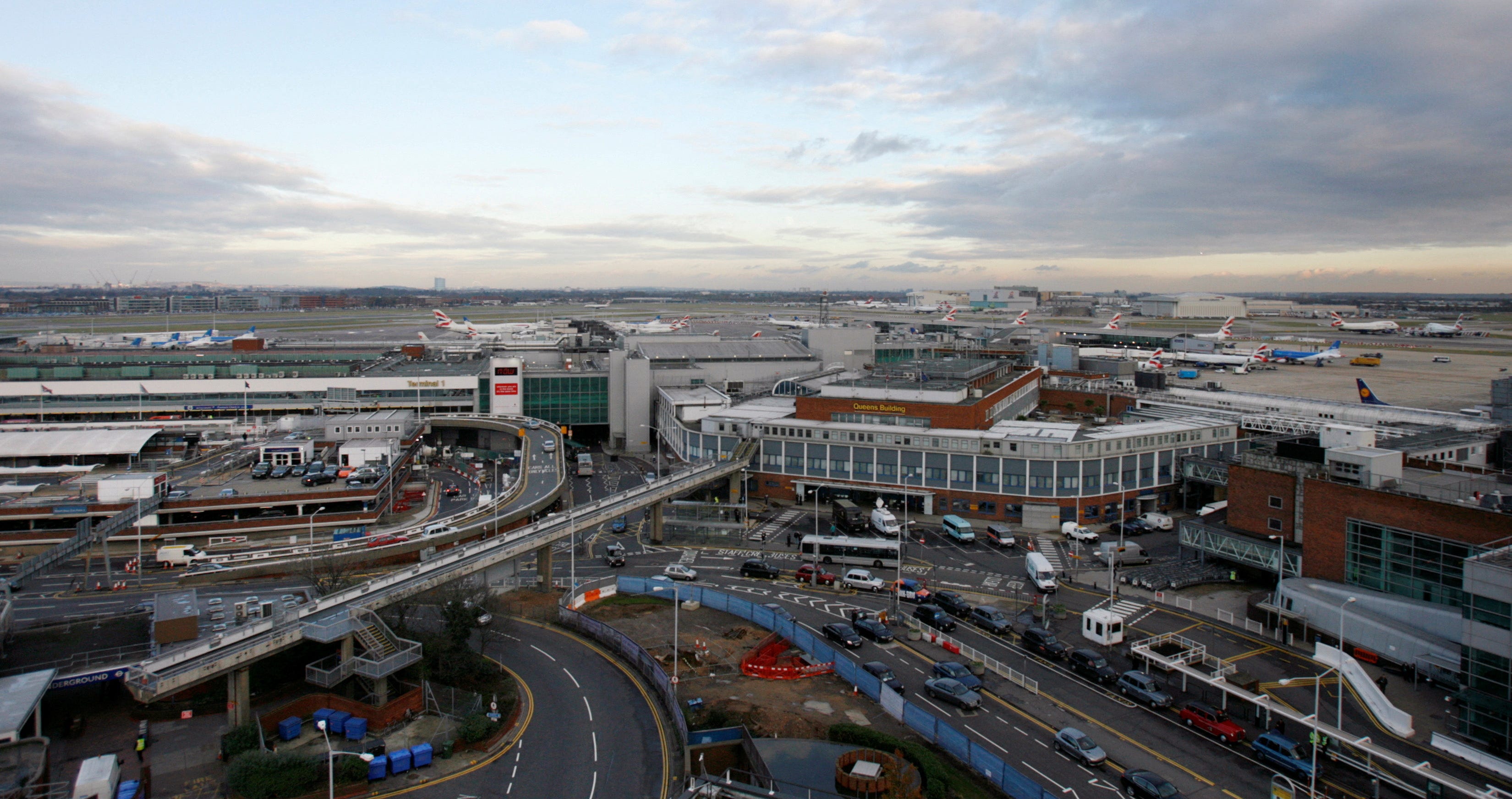 Heathrow Airport in London closed after electrical substation fire cuts ...