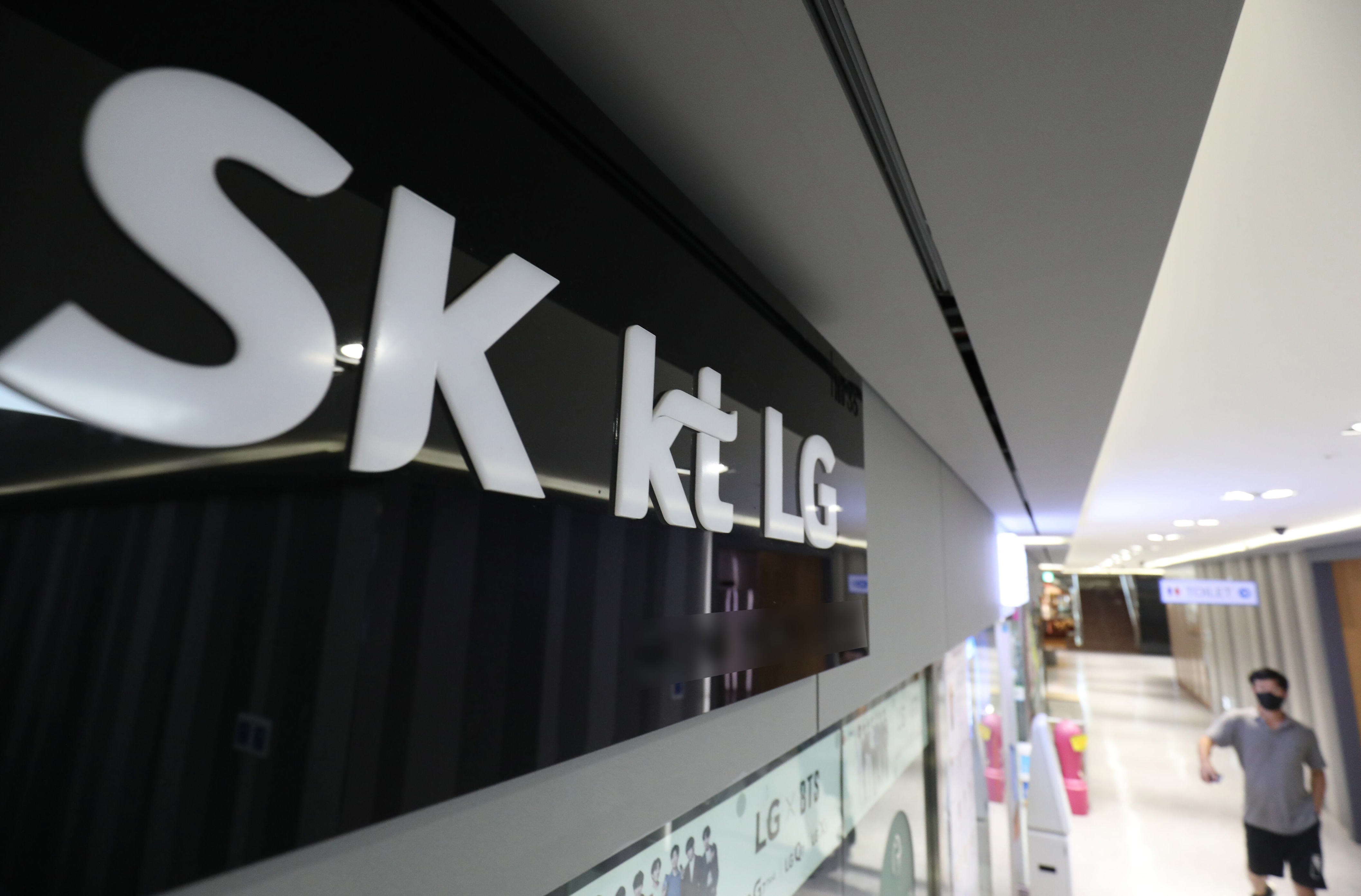 휴대폰 성장세 둔화하자 통신 3사가 집중하는 시장은?… SKT ‘태블릿’·KT ‘IoT’·LGU+ ‘웨어러블’