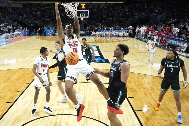 March Madness highlights: Arkansas, McNeese State and Drake spring into ...