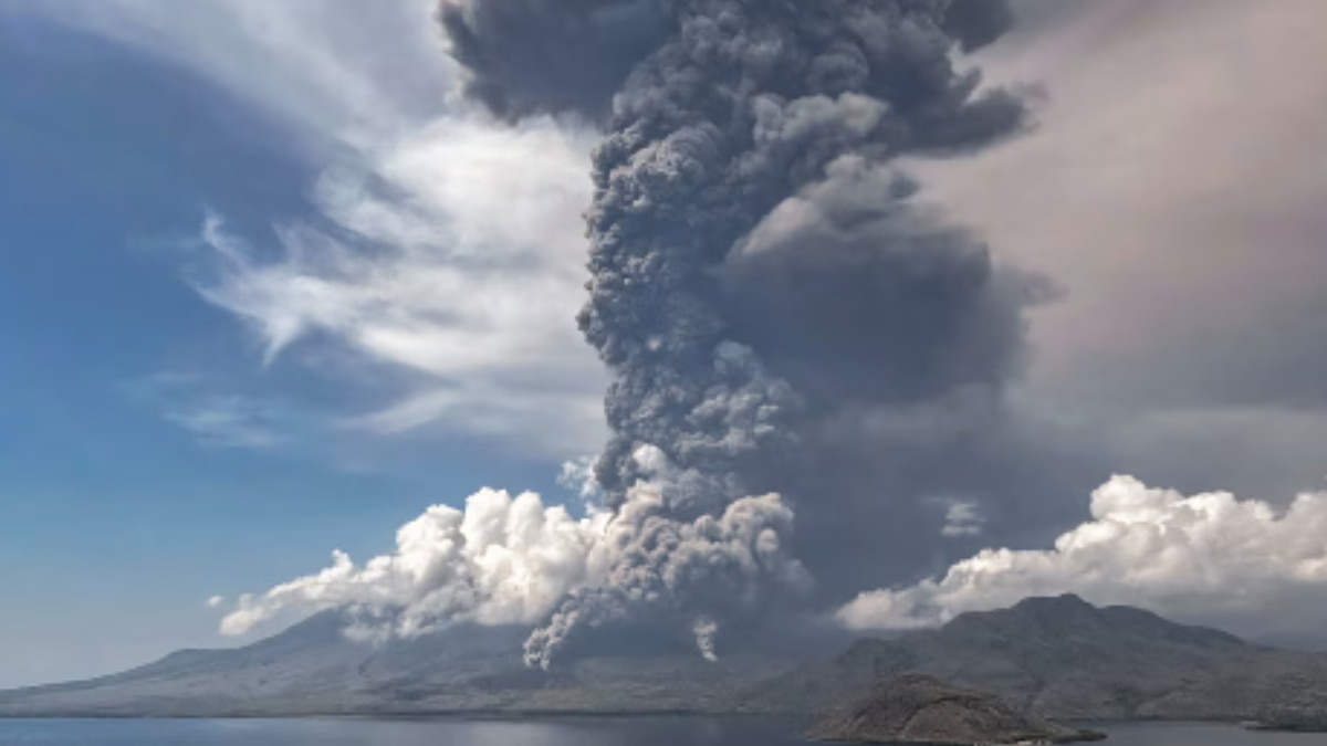 Indonesia Raises Volcano Alert To Highest Level After Eruption, Seven ...