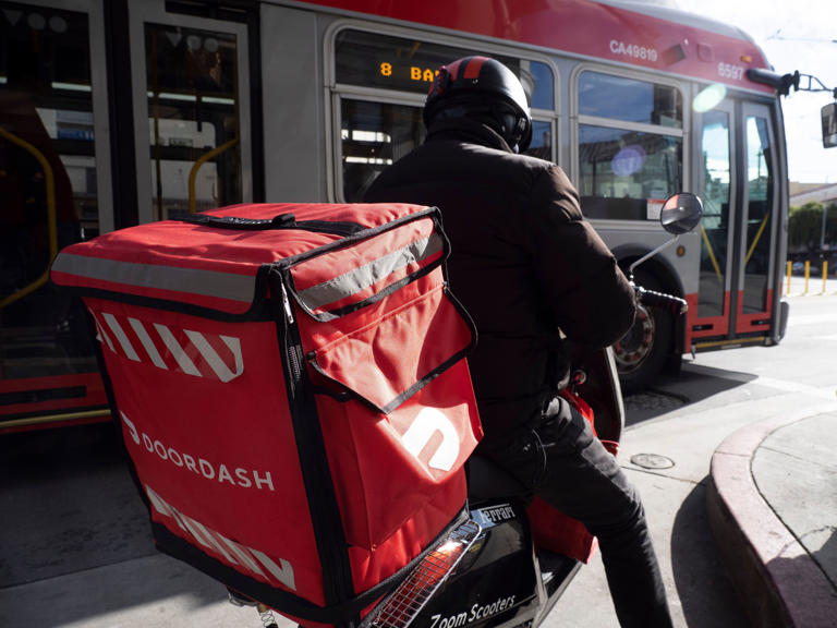 DoorDash’s new payment plan lets customers eat now and pay later