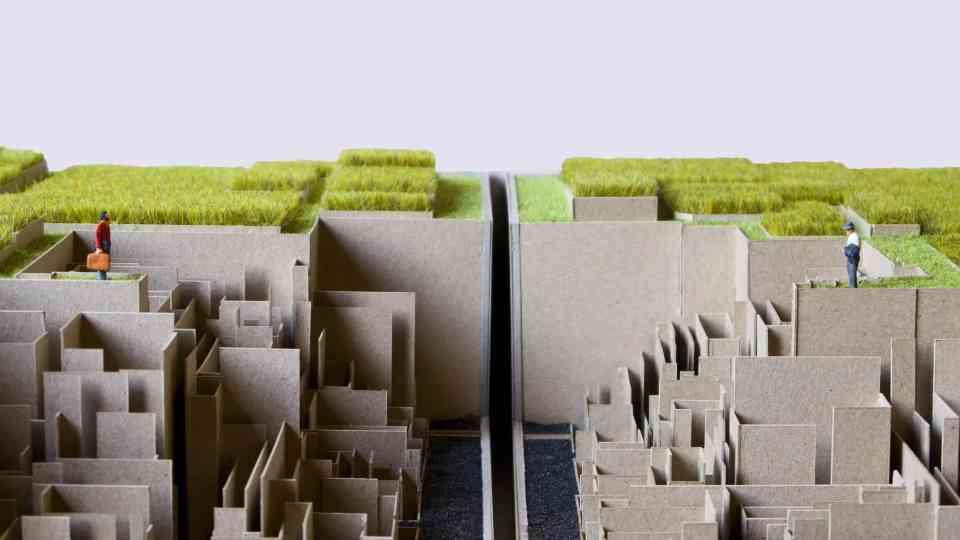 Miniature artist Daniel Dorall