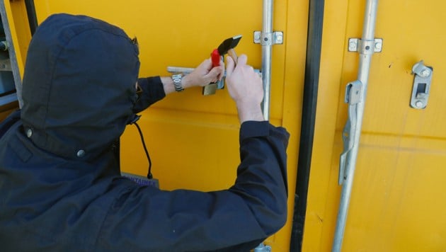 Einbrecher plünderten Container bei Baustelle