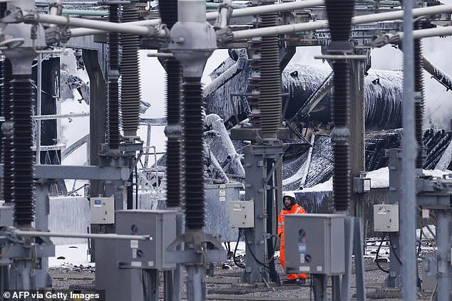 Heathrow Airport is CLOSED for at least 24 hours