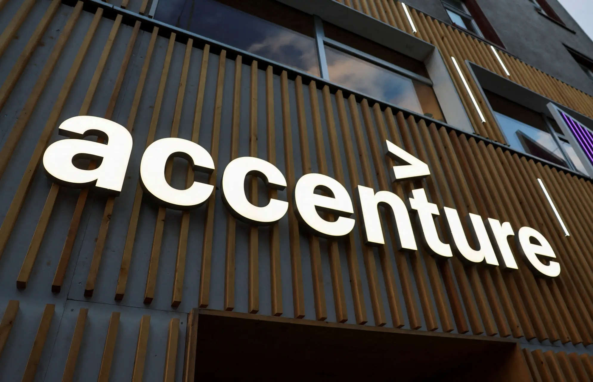 Accenture results flash 3 warning signs for Indian IT: Time to sell ...
