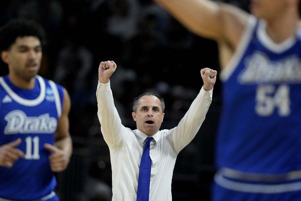 No. 11 seed Drake holds on after blowing big lead and beats Missouri 67 ...