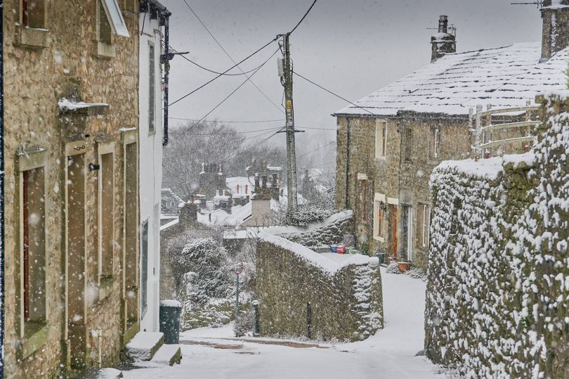 UK snow forecast: Exact date and time '5cm per hour' snow to hit