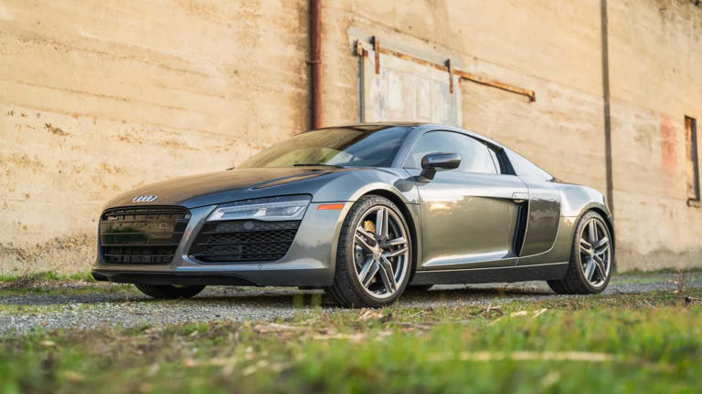 10 Supercars With Surprisingly Low Maintenance Costs