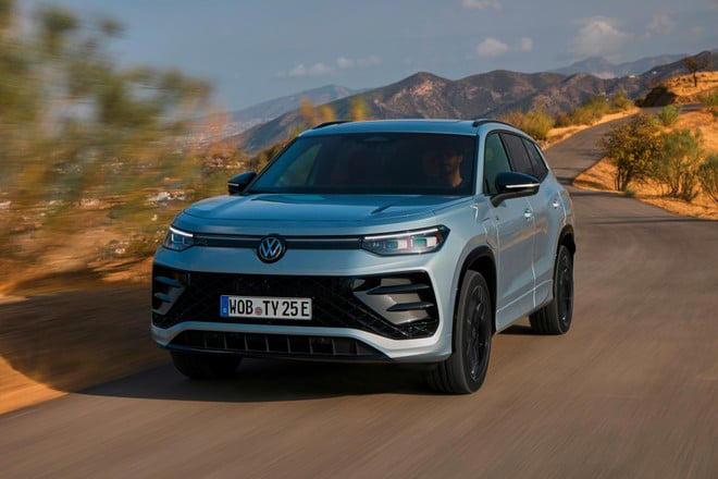 Volkswagen Tayron 2025, il SUV a 7 posti debutta in Italia. Prezzi da 45.900 euro