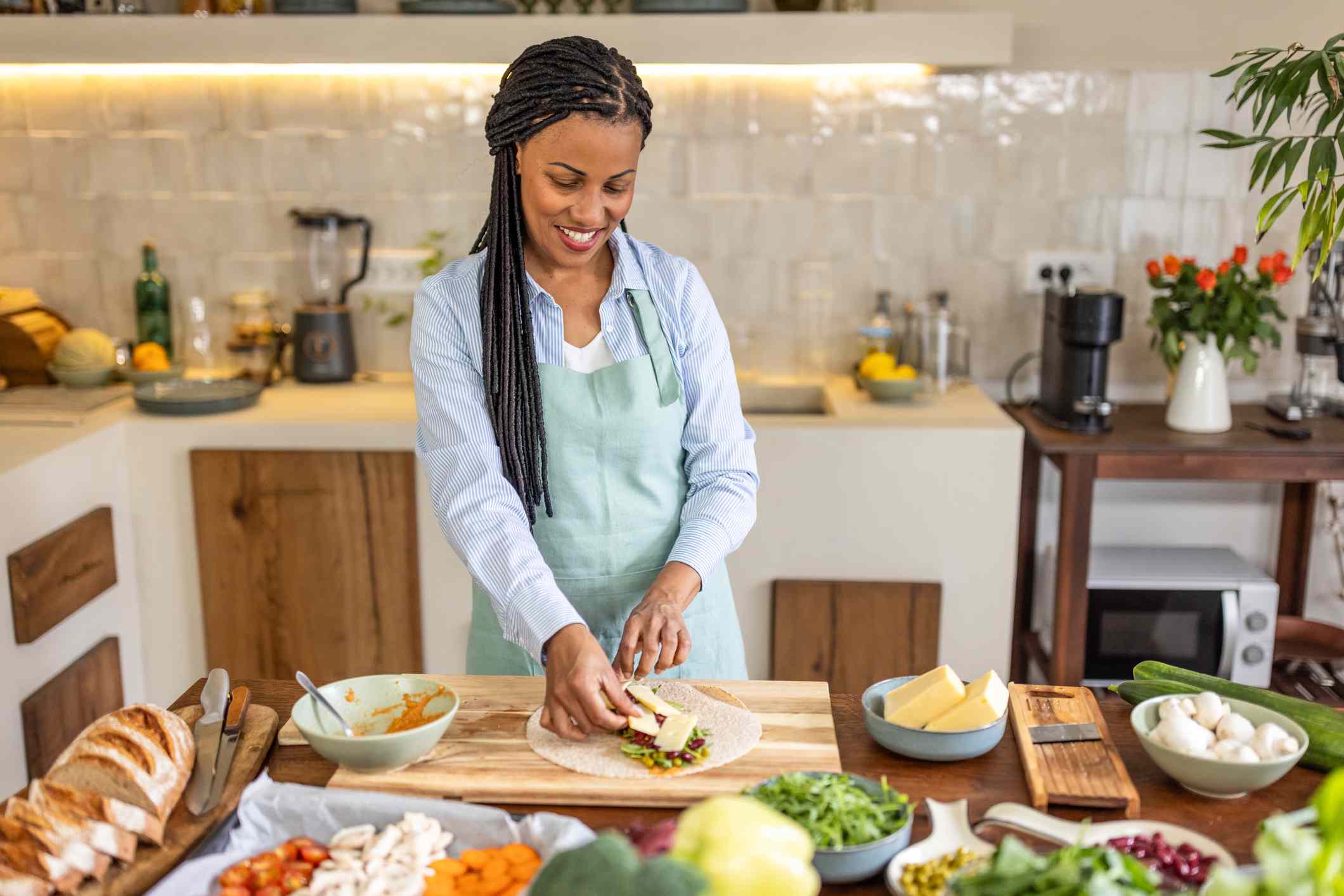 Menopause Diet: Foods and Drinks to Balance Hormones and Replenish Nutrients