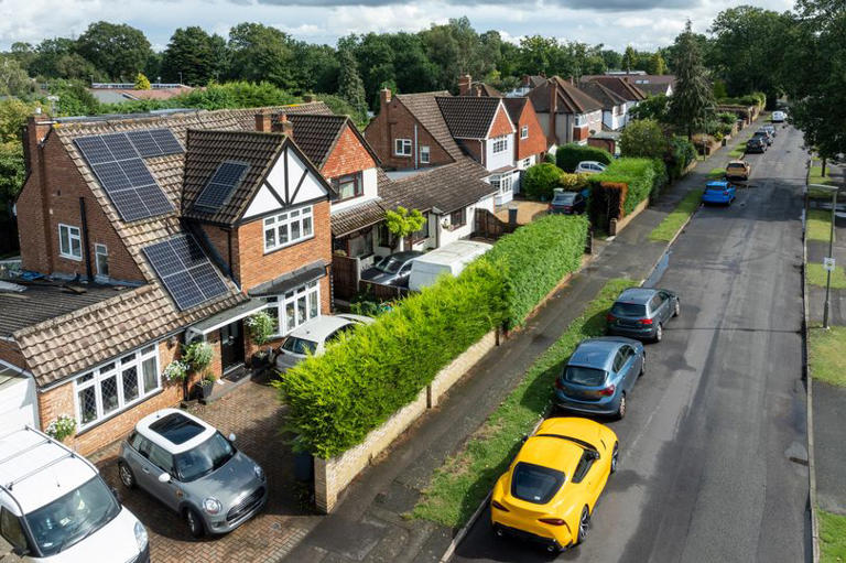 Rules on what to do if a car blocks your driveway or parks outside your ...