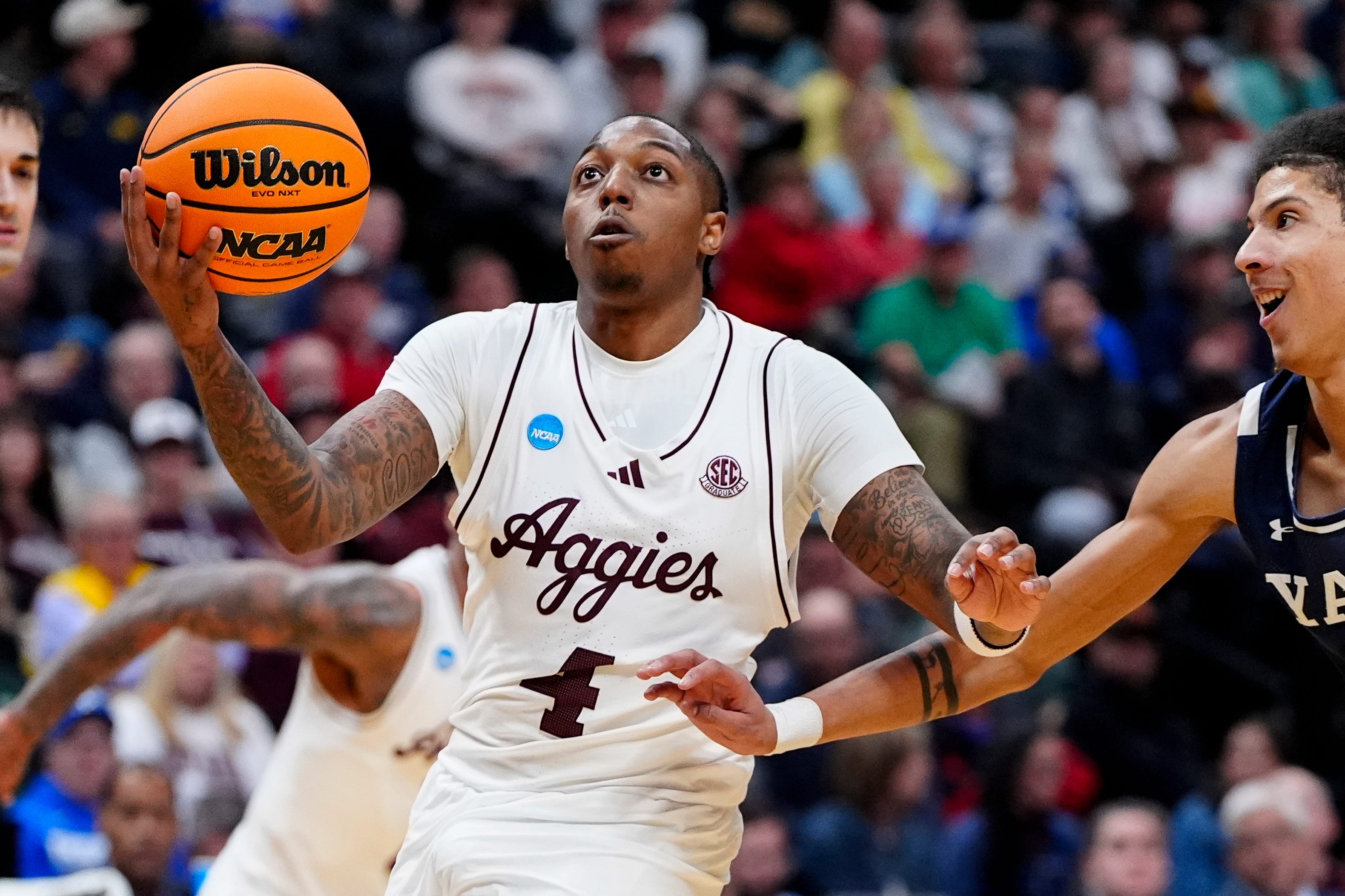 Texas A&M PG Wade Taylor proclaims 'Pharrel Payne is phenomenal' after ...
