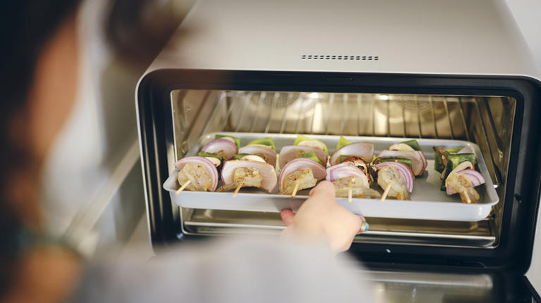 Countertop Vs. Toaster Oven: What's The Real Difference Between The Two?