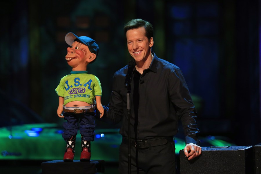 Jeff Dunham tries garbage plate from Dogtown on live-stream