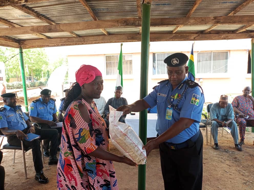 Police dole out food items to slain officers’ families in Jigawa