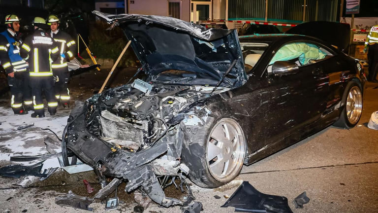 Unfall: Illegales Autorennen in Ludwigsburg vermutet – zwei Tote