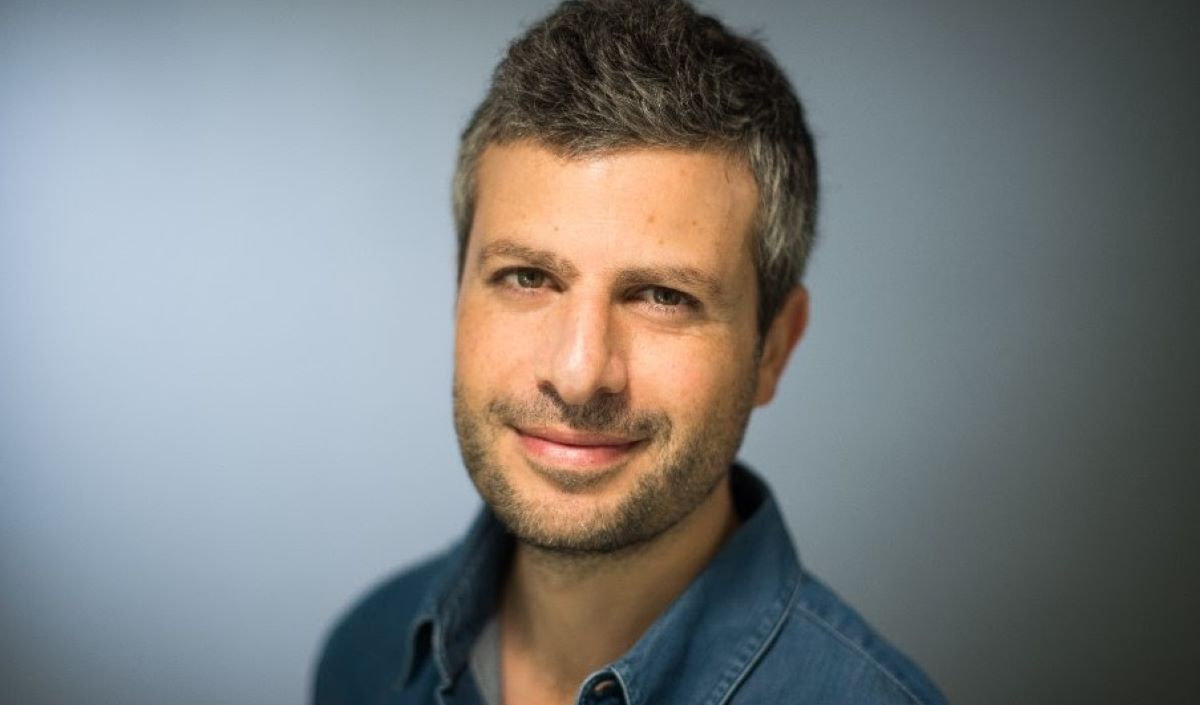 Jonathan Curiel quitte (déjà) France Inter et succède à Régis Ravanas à ...